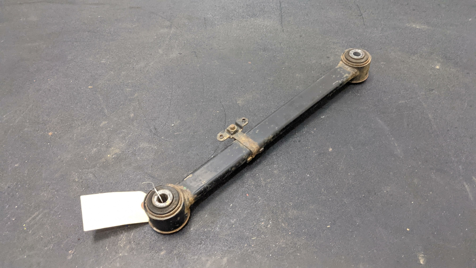 Rear Left Right Upper Control Arm 2016 Chevrolet Suburban 20917465 2010 ...