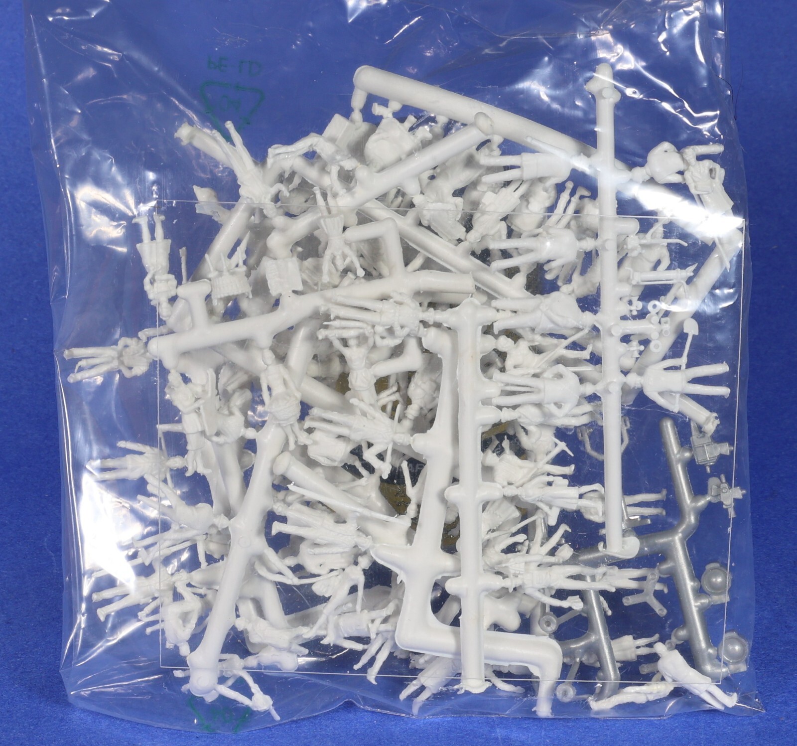 Box lot of Preiser HO Scale Unpainted Figures /Different Tradesmen ...