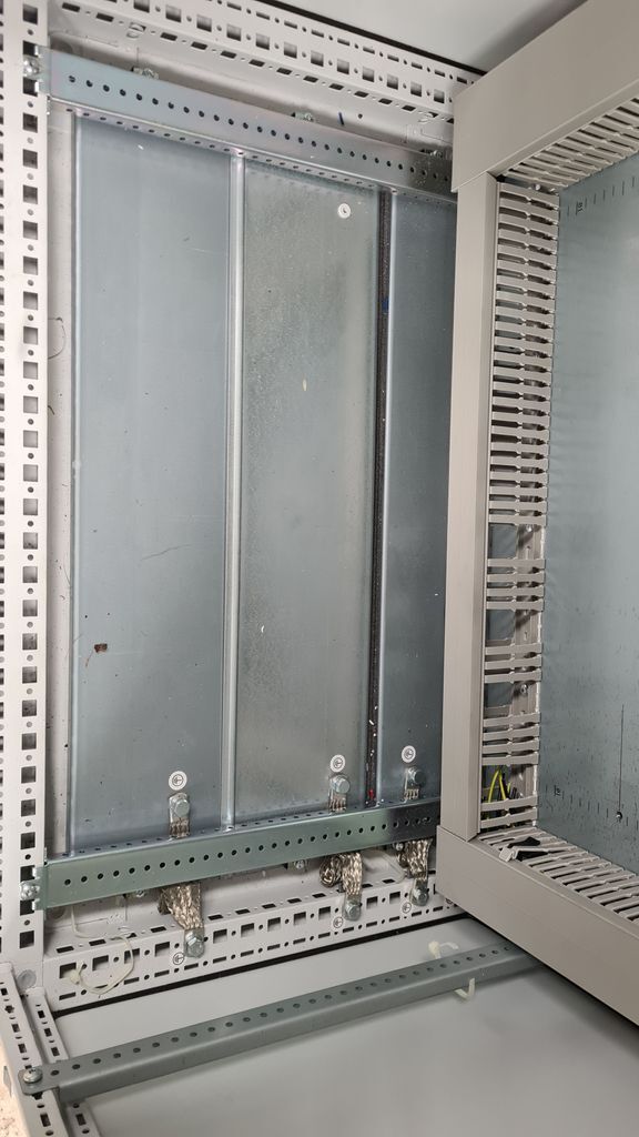 Rittal Schaltschrank Verteilerschrank 230x50x80cm Kühlgerät SK 3303500 ...