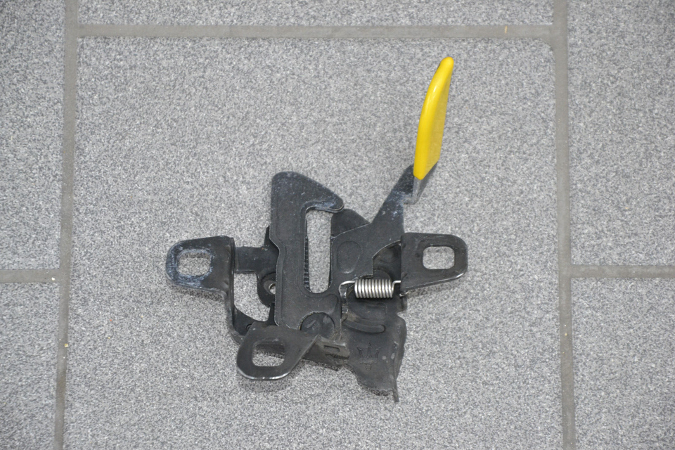 Maserati Ghibli M157 Motorhaube Schloss Fanghaken 670002099 670152939 ...