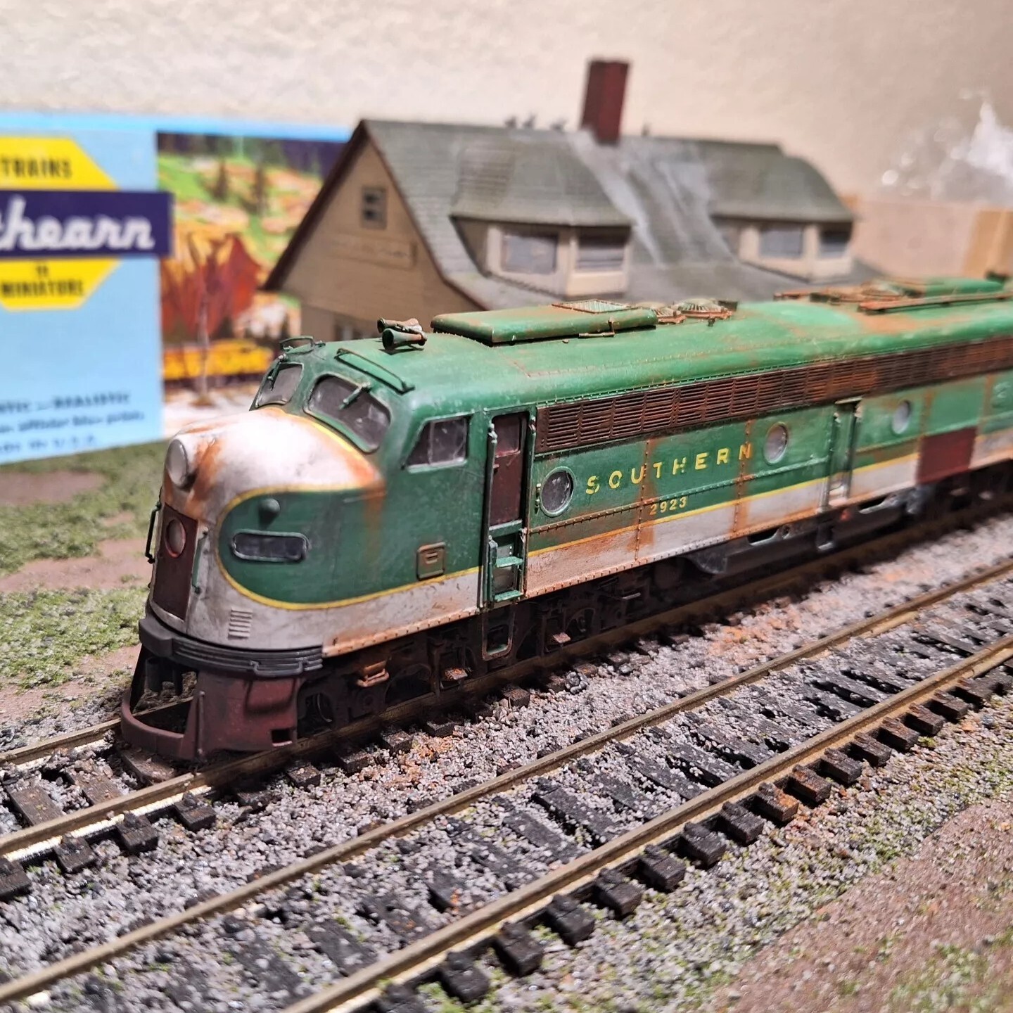 Proto 2000 E8 / E9 Southern Railway weathered locomotive train engine ...