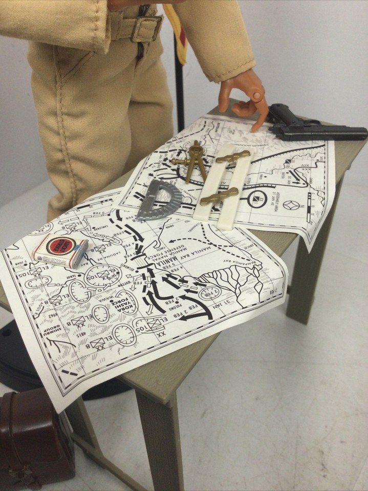 1/6 HASBRO GI JOE US ARMY 5 STAR GEN DOUGLAS MACARTHUR TABLE MAPS FLAG ...