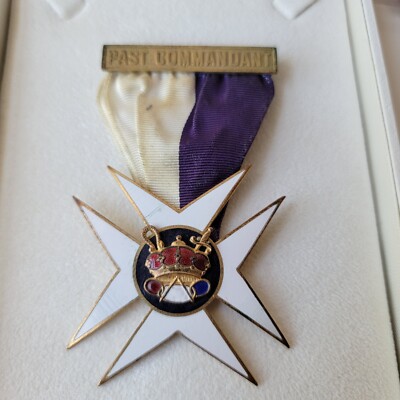 Vintage IOOF Odd Fellows Enamel Past Commandant Medal Badge Pin | eBay