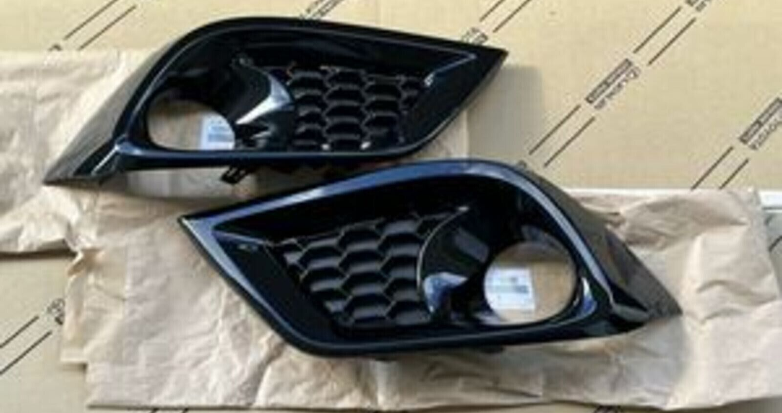 TOYOTA Genuine AURIS NRE85 / ZWE86 Front Bumper Hole Cover Assy RH & LH ...