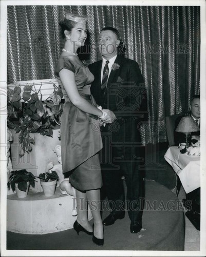 1961 Press Photo George Jessel "Toastmaster General" with Model Susu ...