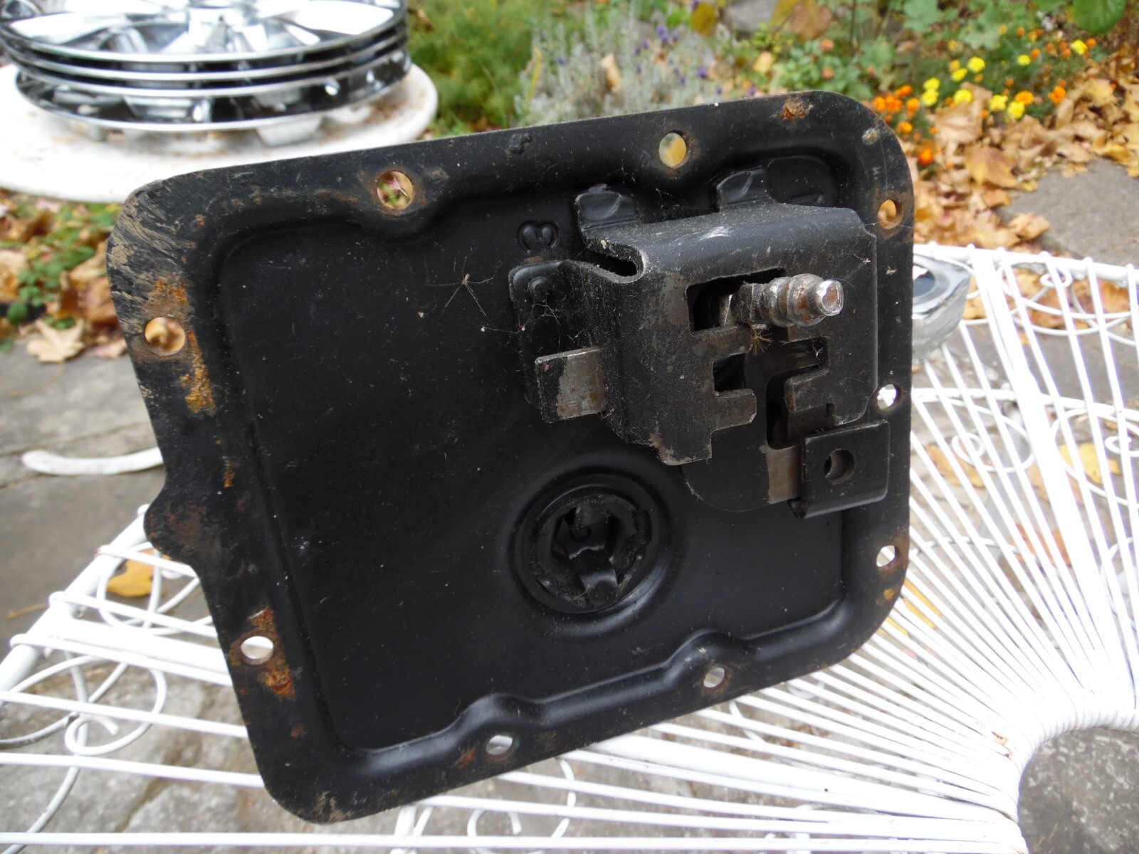 VINTAGE FORD TRACTOR GEARBOX ASSEMBLY - circa 1960's Need help ...