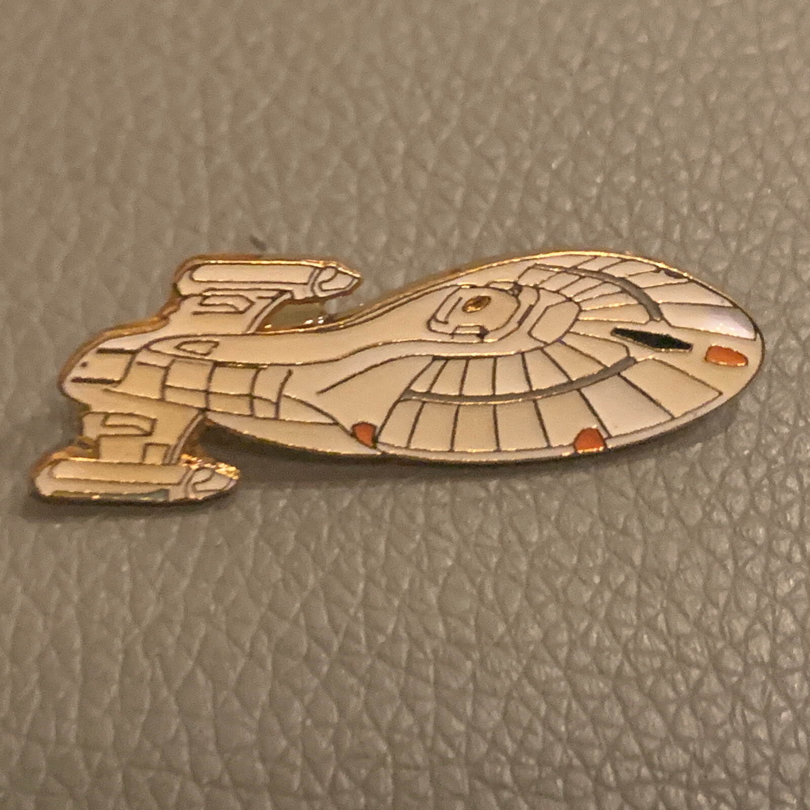 Vintage Star Trek Uss Voyager 1995 Lapel Pin Hollywood Pins | eBay