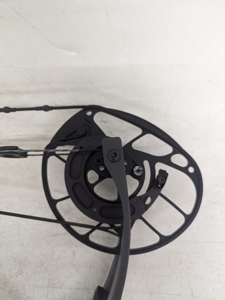 PSE Evolve 30 DS Right Handed 24.5-30 70lb Compound Bow Hunting Archery ...