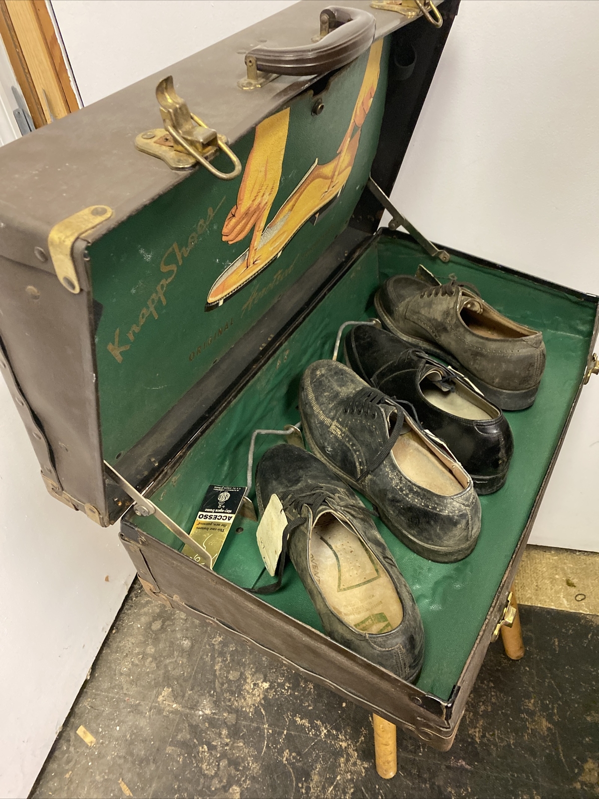 VINTAGE KNAPP SHOES SALESMAN'S DISPLAY CASE ADVERTISING | eBay