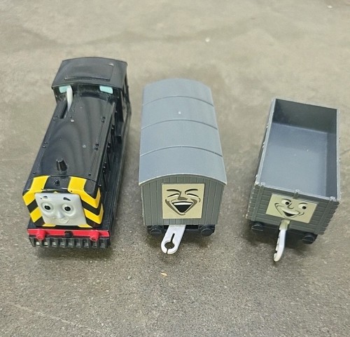 Mavis Thomas & Friends Trackmaster Motorized 2002 TOMY Train Engine ...