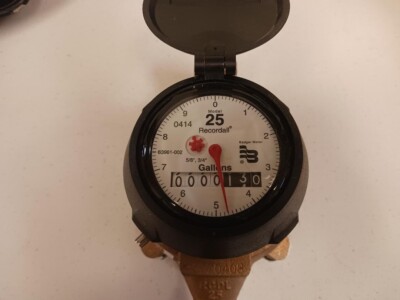 Badger Model 25 Water Meter 5/8" x 3/4" US Gallon with Meter Couplings ...