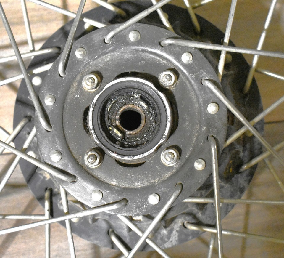 1982 Honda XR250 front wheel with Dual Leading Shoe backing plate CR ...