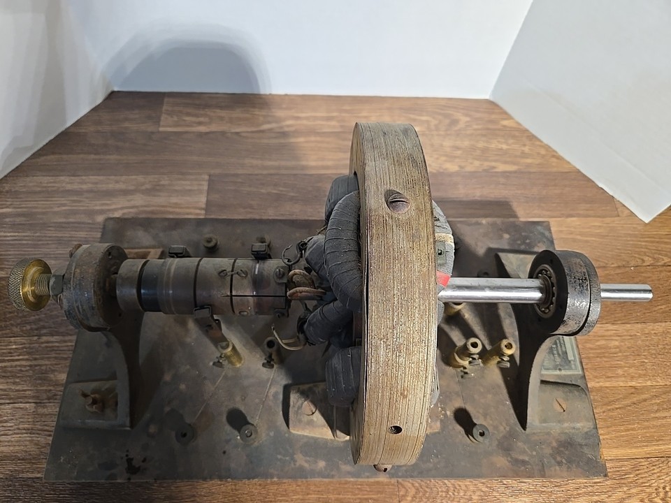Antique Universal Scientific Co. Electric Motor Cat. No. 700 Dynamo | eBay