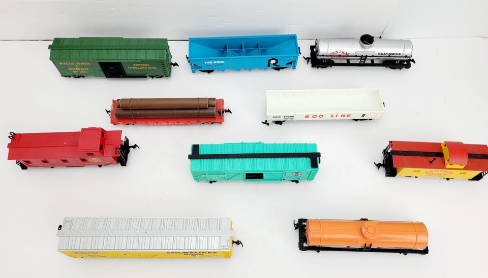 HO Scale Vintage Lot of 10 Train Cars Assorted Types - Santa Fe Tanker ...