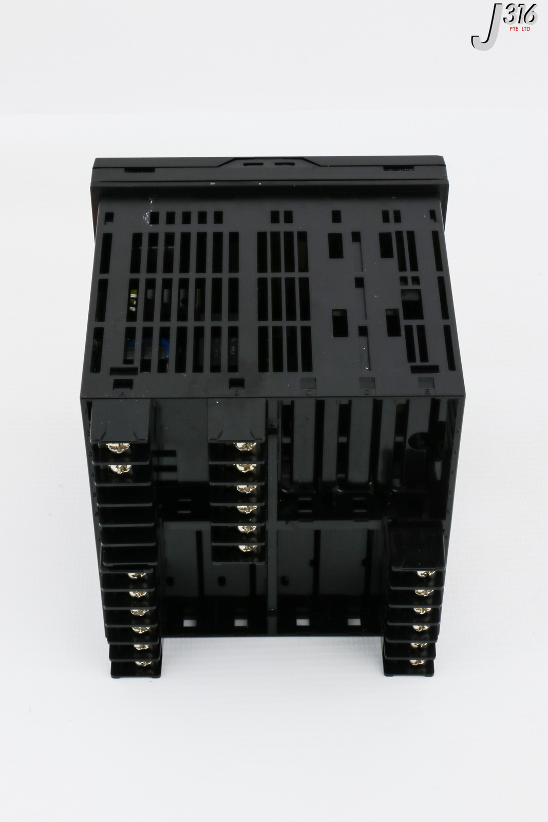 29316 OMRON TEMPERATURE CONTROLLER, E5AR E5AR-Q4B-323 | eBay