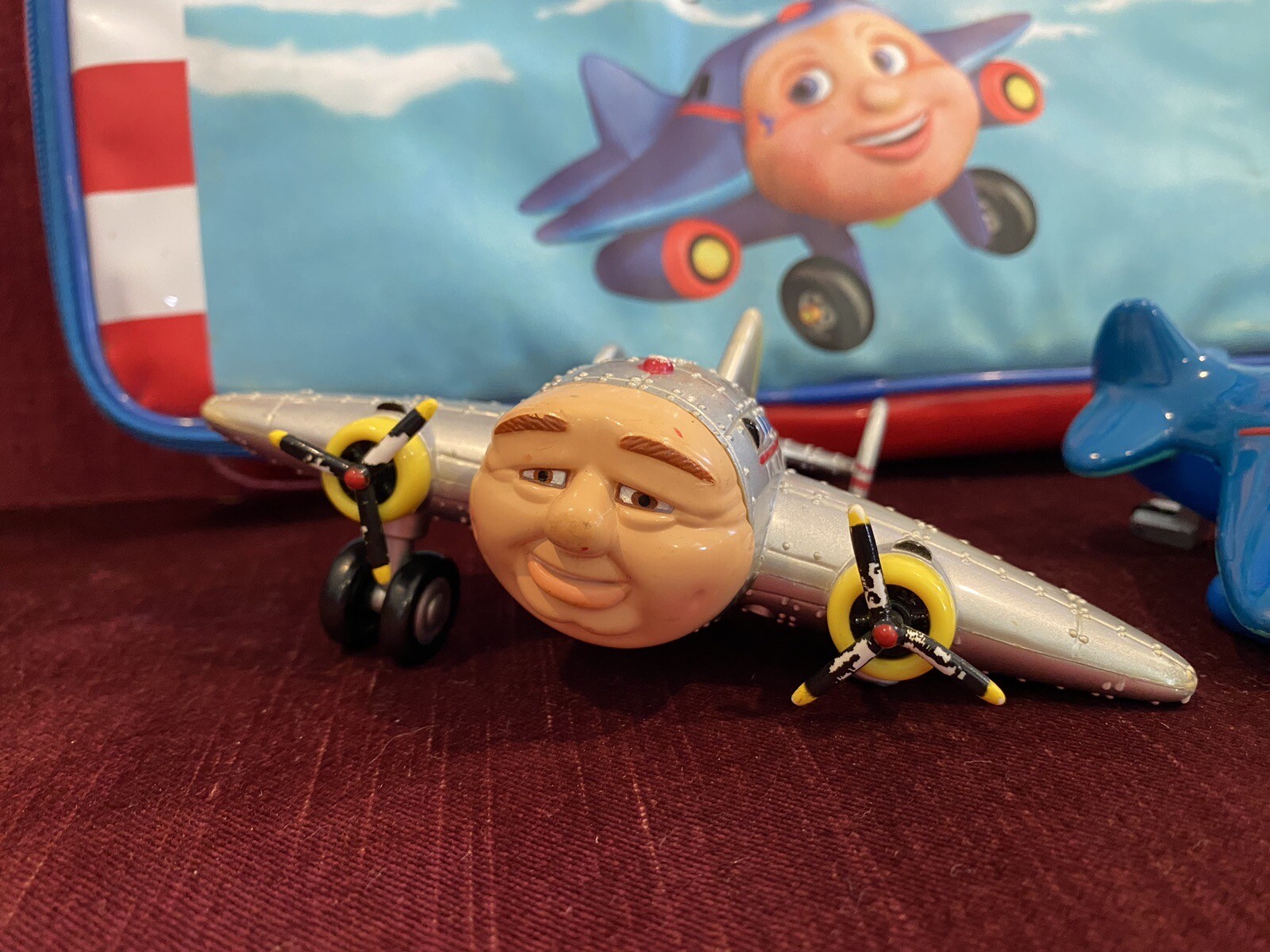 VINTAGE 2002 JAY JAY JET PLANE VINYL TOY CARRY CASE PLUS 2 BONUS TOY ...