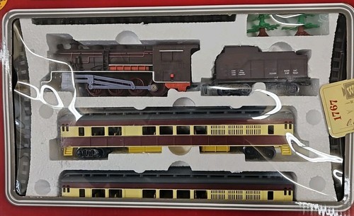 WOW TOYZ, 20pc CLASSIC TRAIN SET! Battery Operated Lights & Sound. LN ...