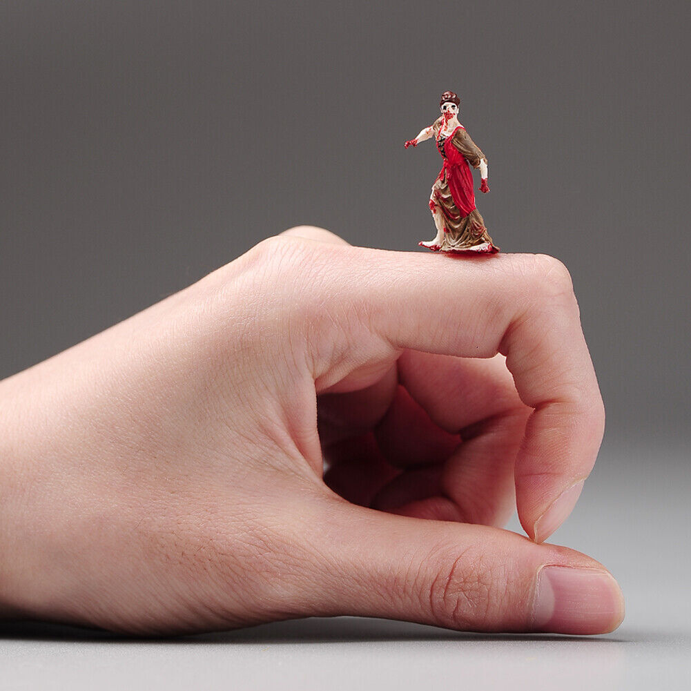 1/64 Scene Props Female Zombies Miniature Figures Model For Cars ...