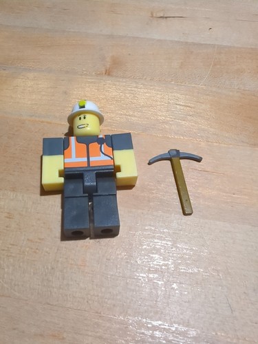 Roblox Series 1 Epic Miner Mini Figure w Pick Axe 2017 Jazwares 3 Inch ...