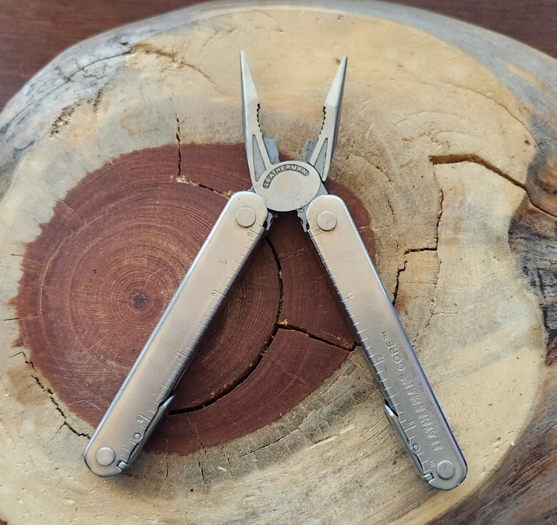 Leatherman Core Stainless Steel Multitool w/ Pliers, Knife - Great ...