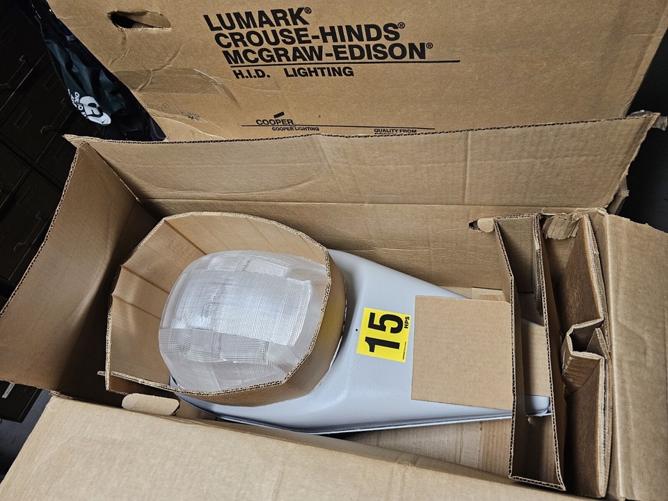 New Cooper OVZ 120v 150 watt S-55 Outdoor Light Roadway Fixture Street ...