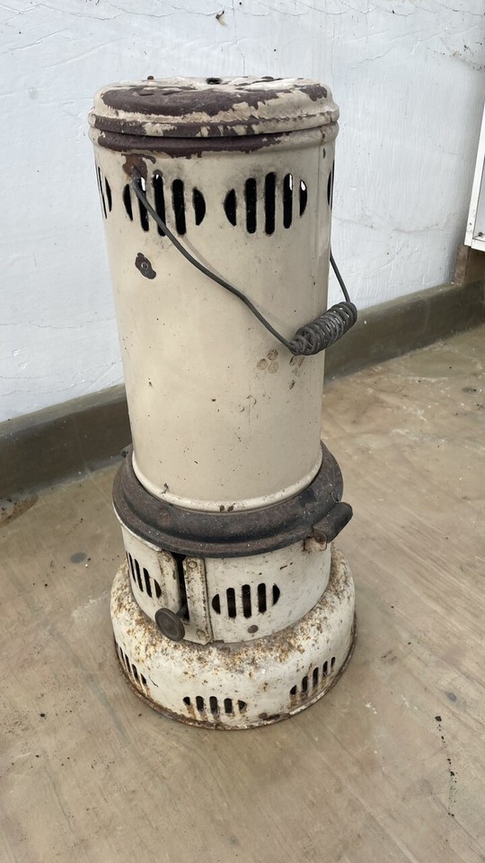 Vintage Valor Paraffin Heater Model No. 104: Cream/Black in Original ...