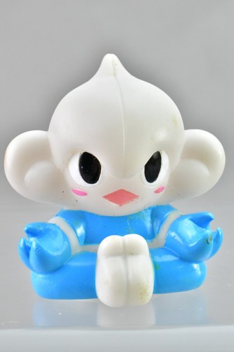 Pokemon Meditite 2004 Finger Puppet Mini Figure Bandai Kids Nintendo #2 ...