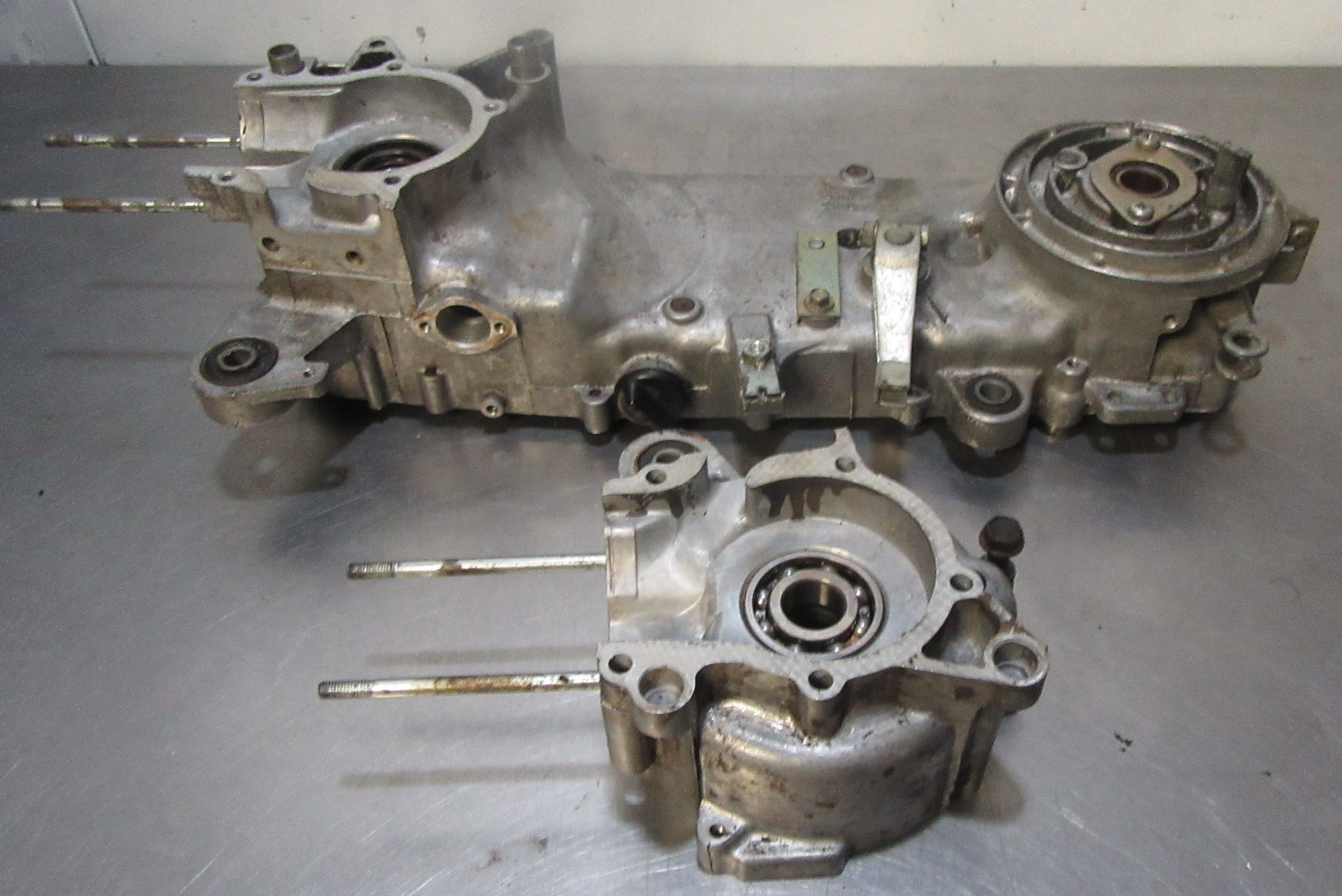 Suzuki FA50 FA 50 Engine Crank Case Housing Shuttle, Bearings | eBay