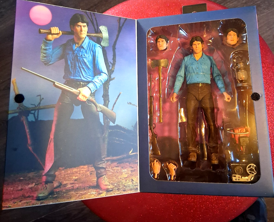 NECA Evil Dead 40th Anniversary Ultimate Ash 7" Stranger Things Comic ...