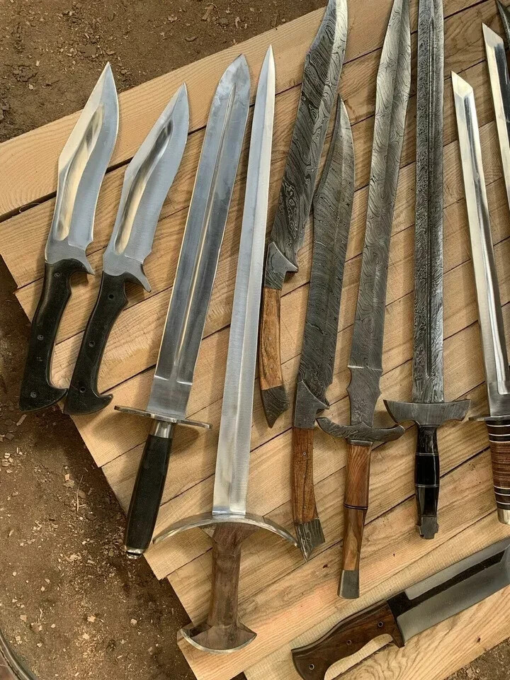 Mixed Lot of 13 Damascus / Carbon Steel 10 Swords, 2 Daggers and 1 ...