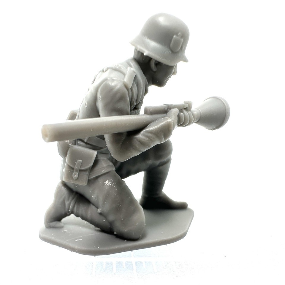 World War 2 German PANZERFAUST Toy Soldier Kneel Military Resin 1/32 ...