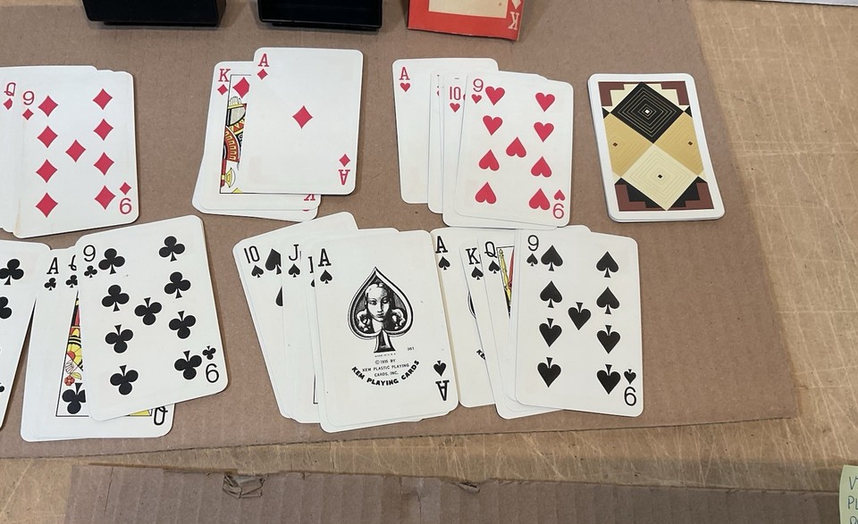 Vintage KEM PINOCHLE Playing Cards Plastic Cards and Black Case Very ...