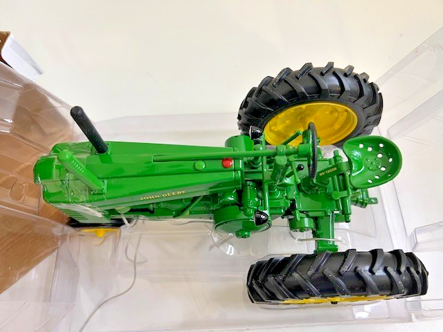 NIB! ERTL JOHN DEERE MODEL GM 2 CYL EXPO XX 1:16 DIE-CAST TRACTOR ...
