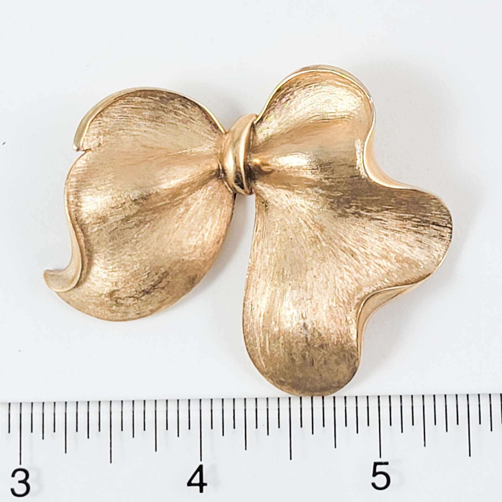 Crown Trifari Rare Brushed Gold Tone Bow Ribbon Brooc… - Gem