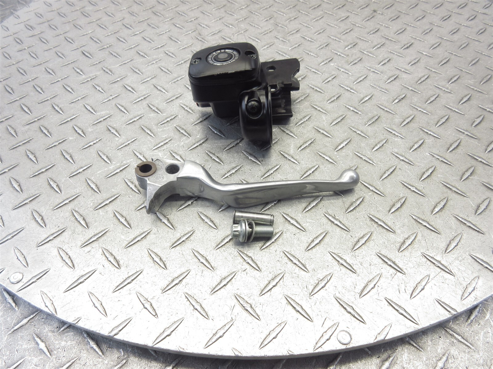 2002 Harley-Davidson Road King OEM Front Brake Master Cylinder 41700737 ...