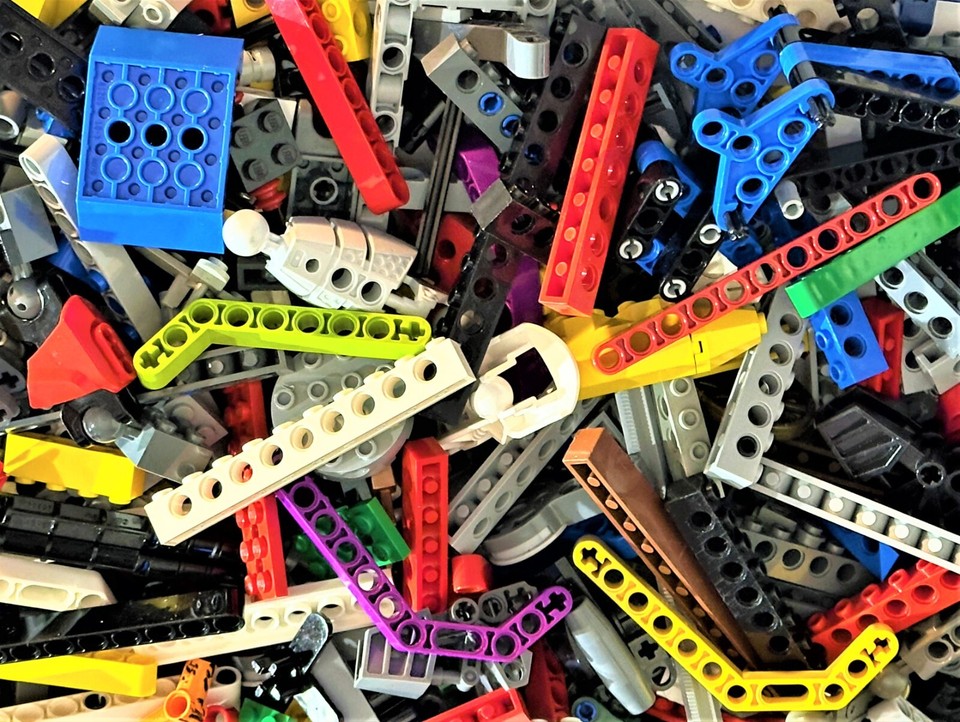 LEGO TECHNIC 🧱 Bulk Parts Lot 🔥1/2 POUND Liftarms Pins Beams & More 🧱 ...