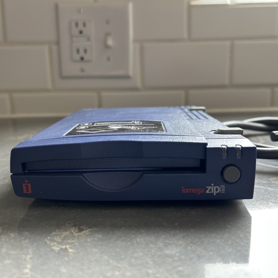Iomega Zip 100MB Z100P2 External PC Drive, Cable, Power Supply & Disk ...