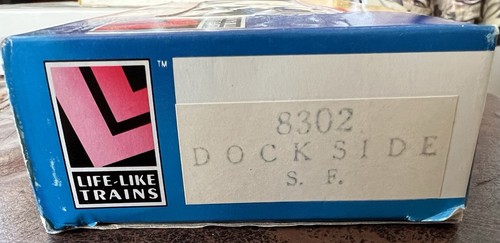 LIFE-LIKE TRAINS HO SCALE TRAIN FREIGHT CAR POWERED LOCOMOTIVE 8302 ...