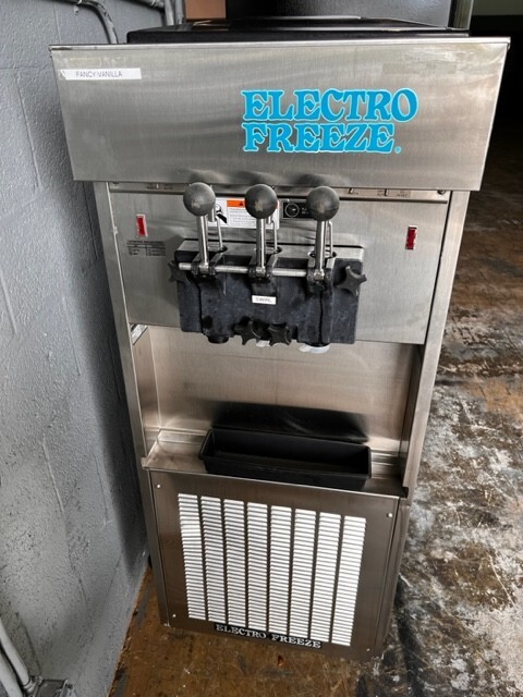 Electro Freeze Soft Serve Ice Cream Machine SL500-132 3PH Water Cooled ...