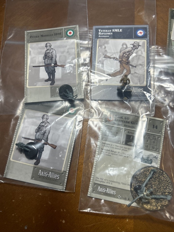 Axis and Allies Miniatures , 8 Figures Modelli, Riflemen, Anti Tank ...