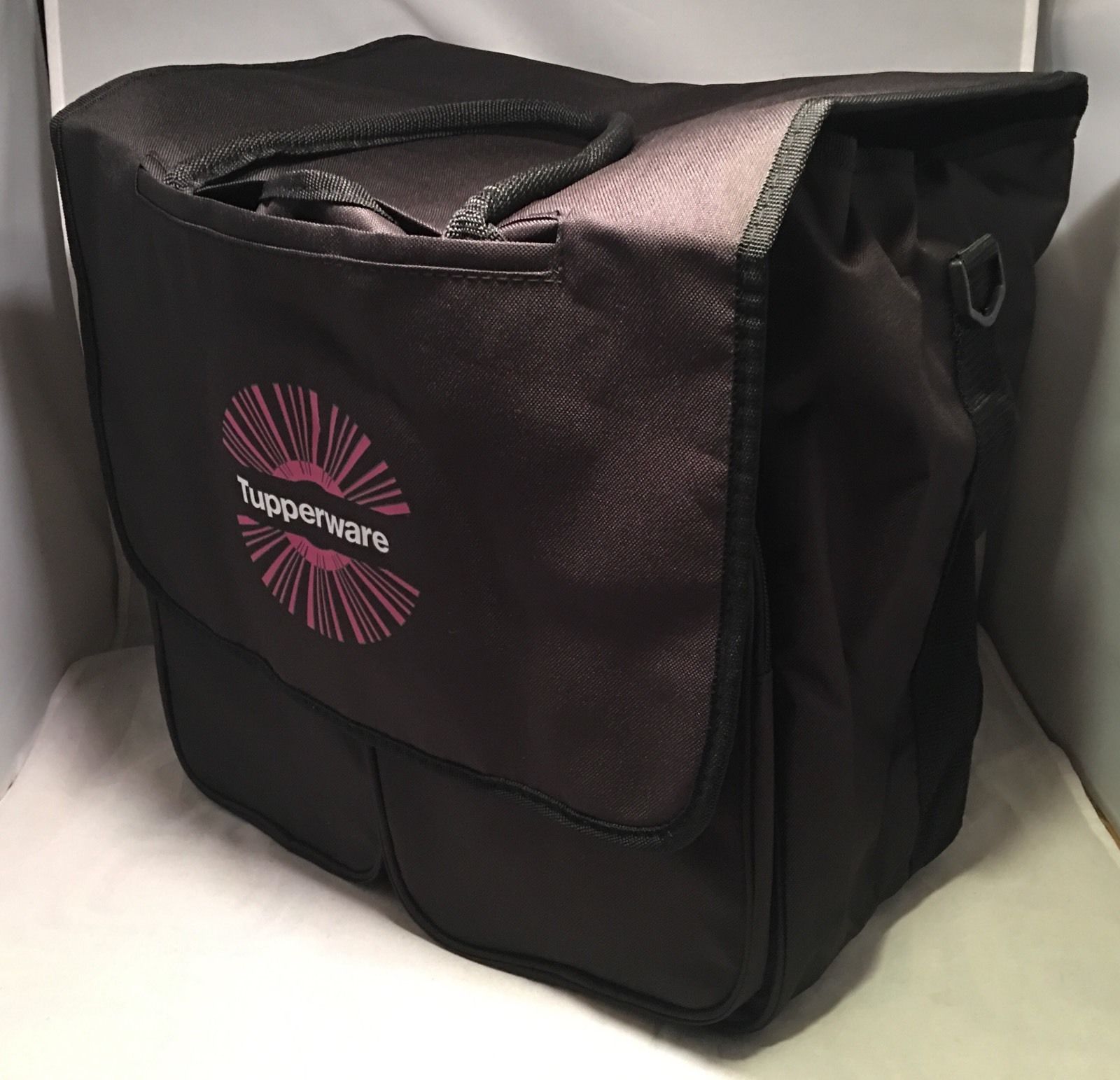 New Tupperware Consultant Award Demo Logo Kit Large Duffle Bag 16"x16 ...