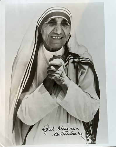 Mother Teresa Signed 8X10 B&W Photo Adding ‘God Bless You’ | eBay