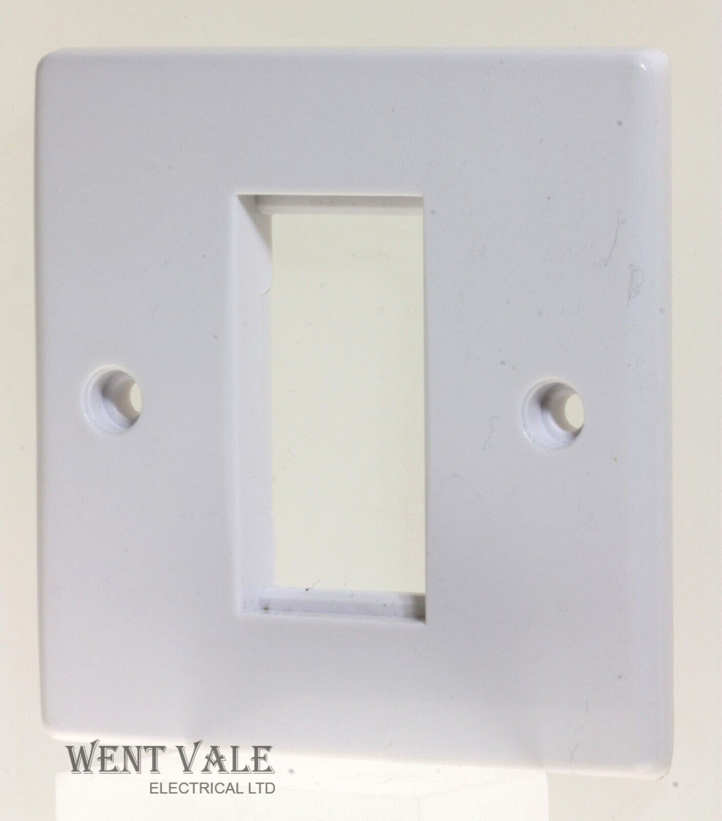 GET Ultimate Slim Line - GU8050 - White Moulded 1g 1 Module Euro Data ...