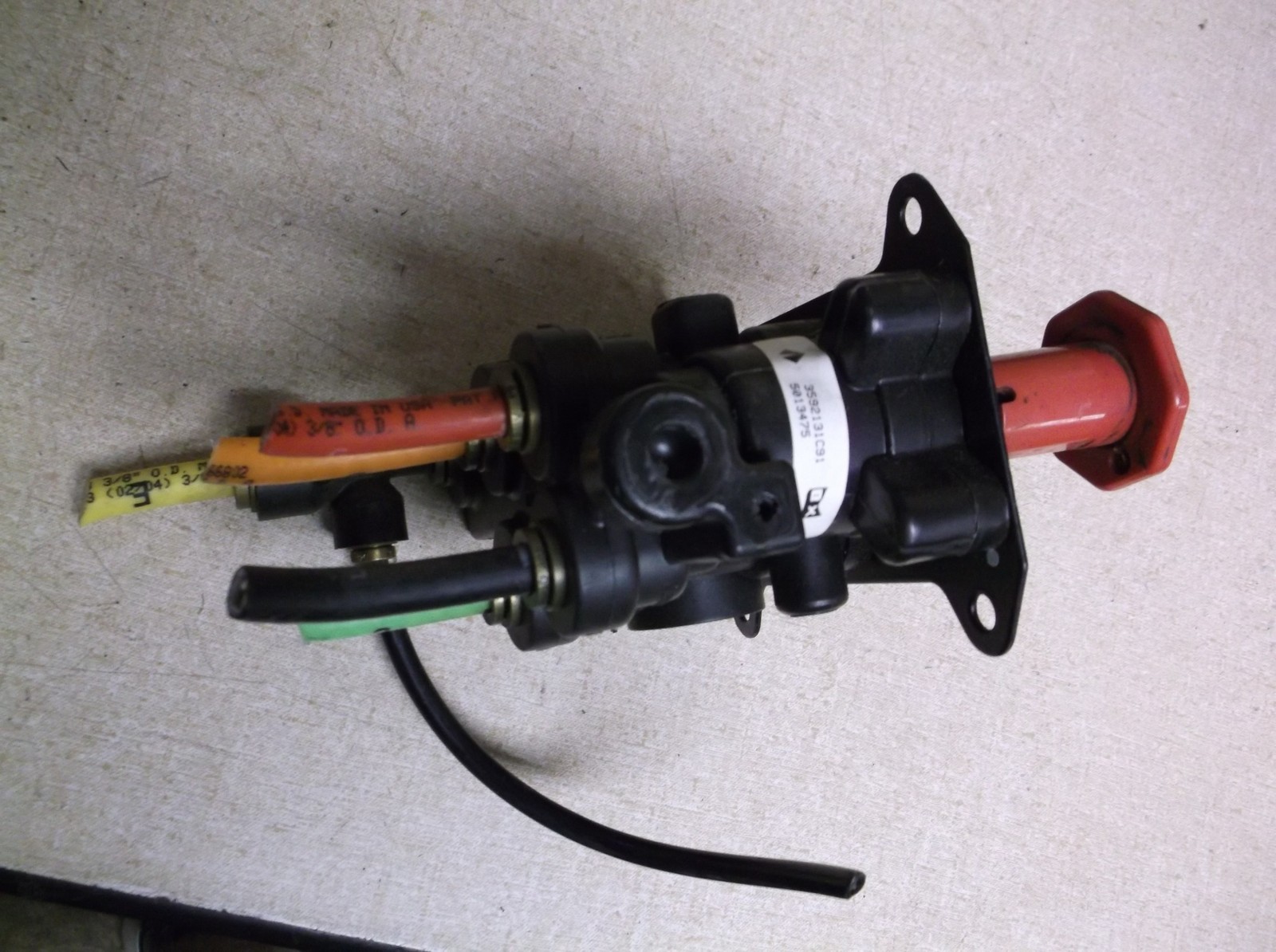 International 3592131C91 Bendix Brake Control Valve 5013475 *FREE ...