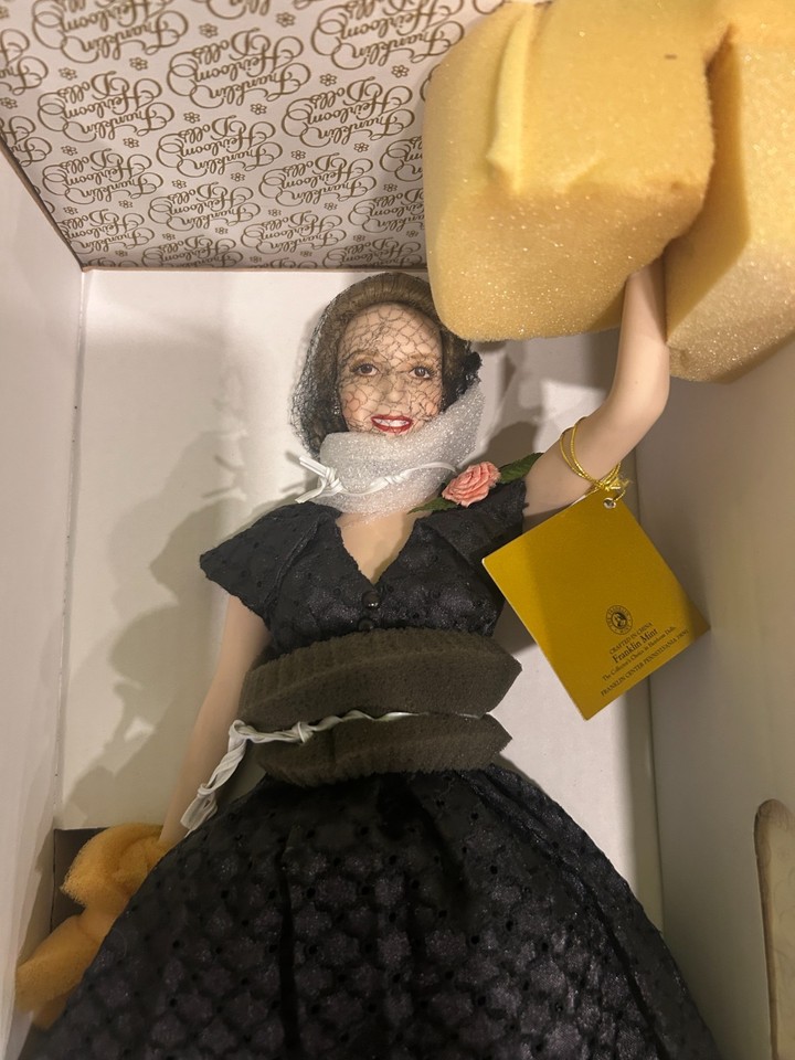 VIP Ultra Rare Franklin Mint Official Evita Eva Peron Porcelain Doll ...