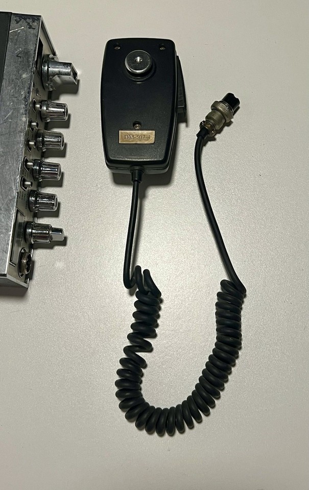 VTG. Cobra 29 LTD Classic CB Radio 40 Channel. Powers On. Hear Static ...