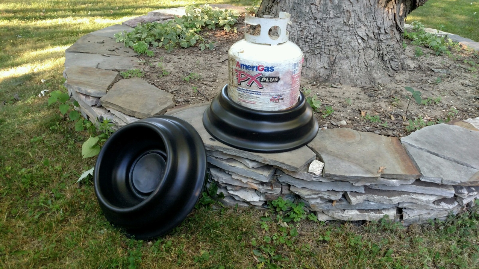 PROPANE TANK HOLDER/STABILIZER FOR 20,30, OR 40LB TANKS "THE HUGGER" | eBay