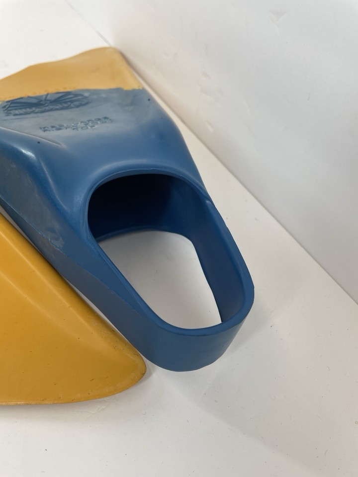 Churchill The Original Floating Swim Fins Size Medium-Large Blue Yellow ...