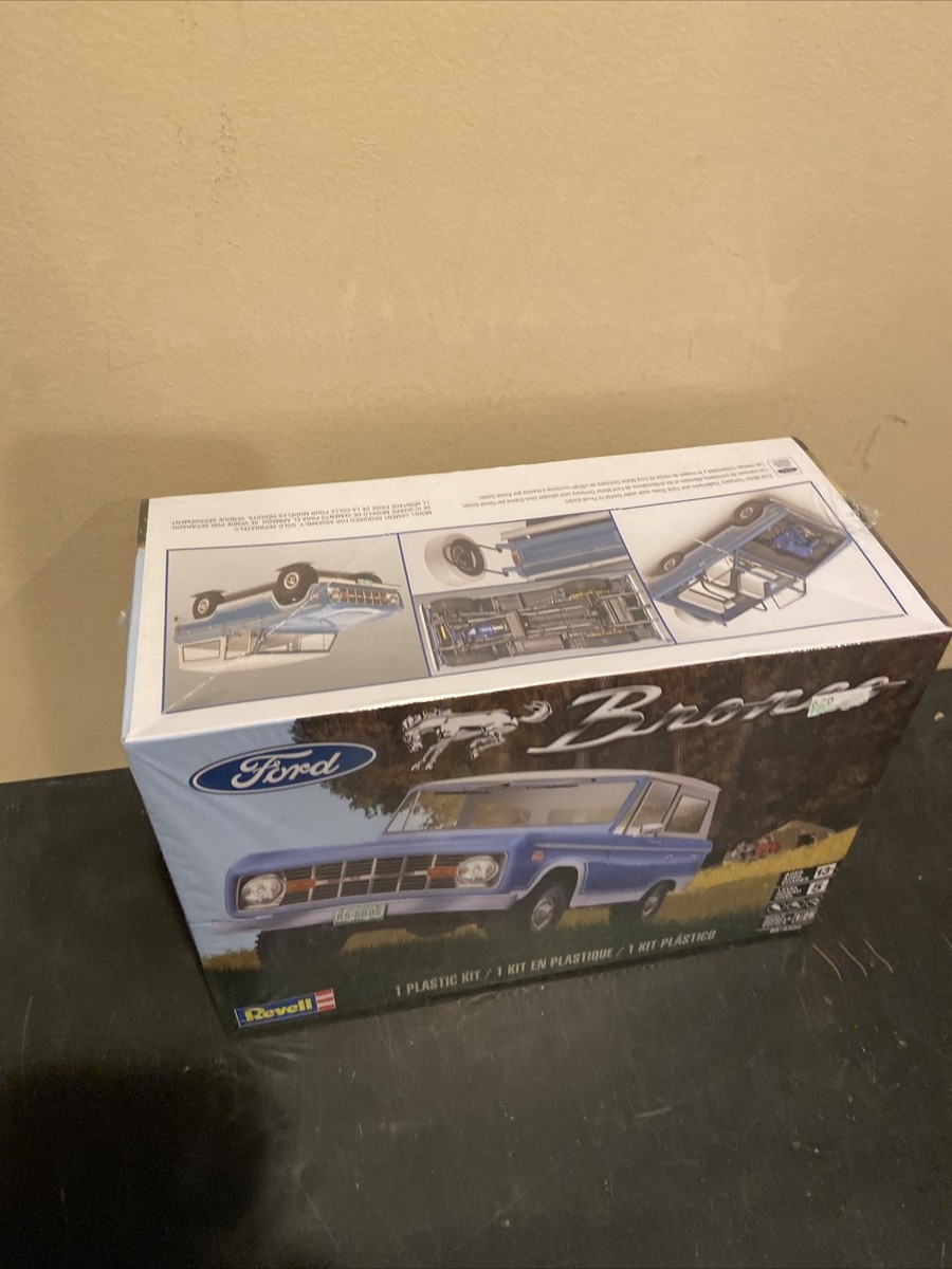 Early Ford Bronco Model Kit