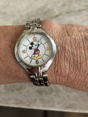 Vintage Wristwatch (Mickey Mouse Walt Disney Productions WDP Works) | eBay